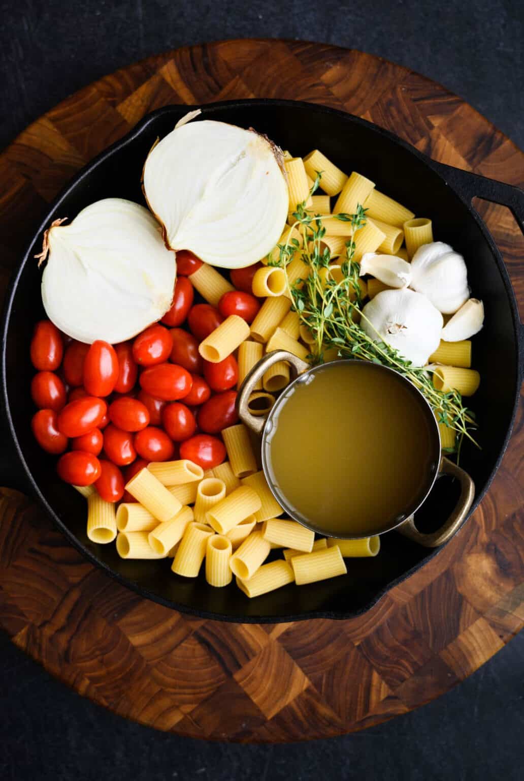 35 Minute One Pan Pasta Dinner (vegetarian) | Josie + Nina