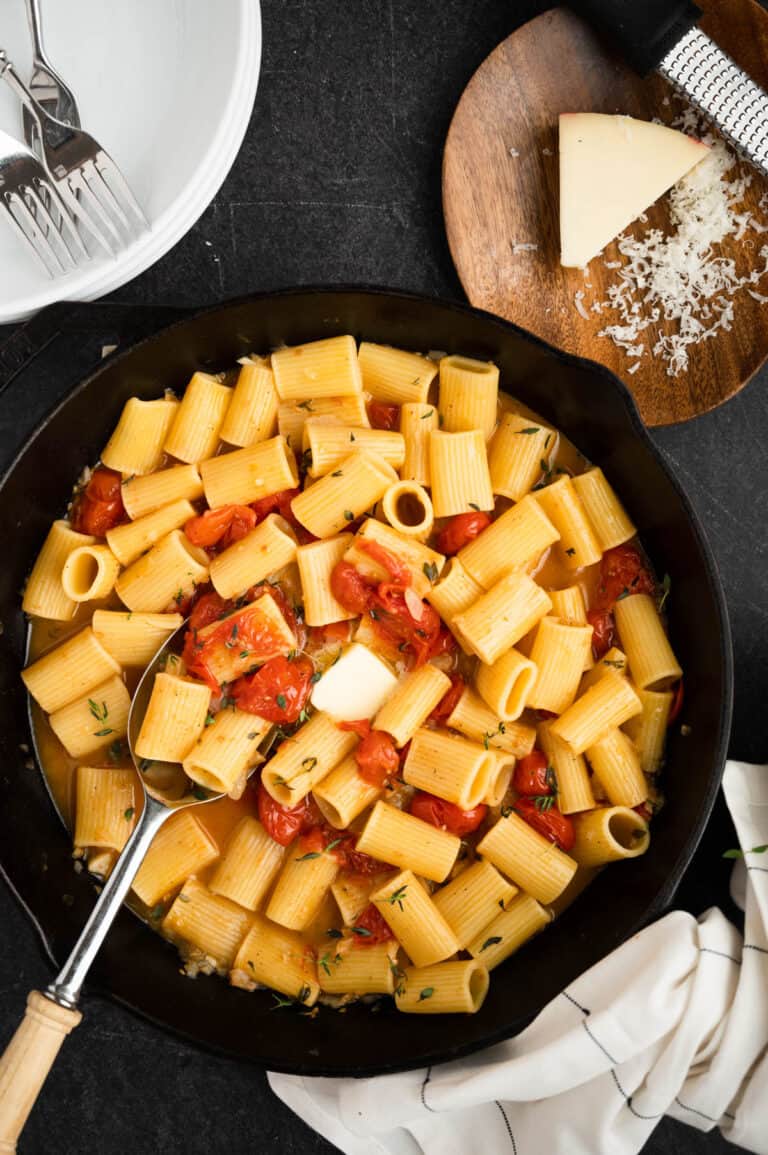 35 Minute One Pan Pasta Dinner (vegetarian) | Josie + Nina