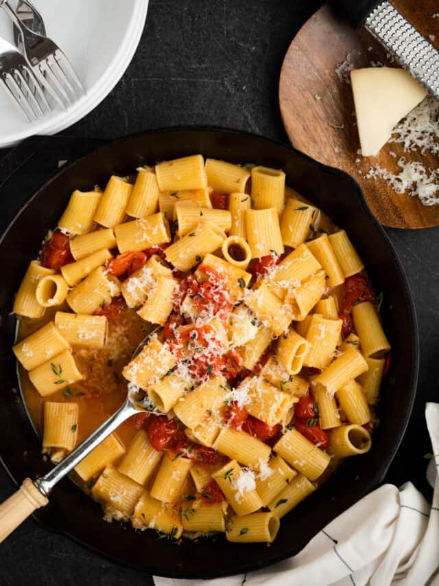 One Pan Pasta with Tomatoes and Garlic | Josie + Nina