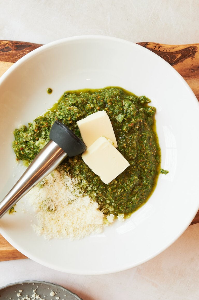 Two Minute Classic Pesto Recipe | Josie + Nina