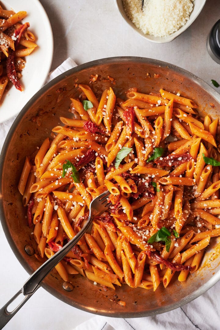 One Pan Sun-Dried Tomato Pasta | Josie + Nina